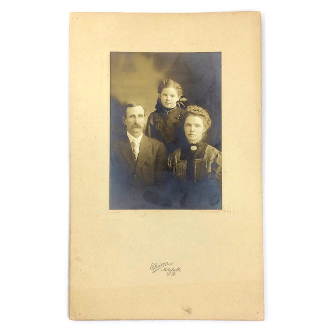 Victorian Cabinet Card | 1800s Family Portrait | Eliason Photographer ...