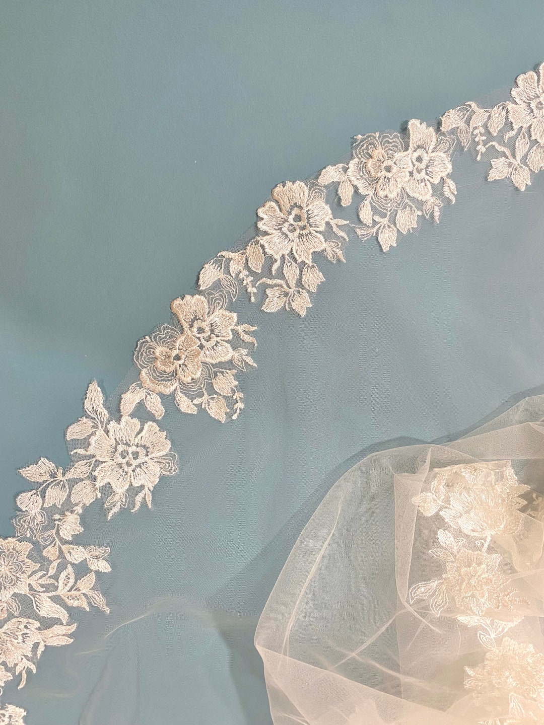 Two Tier Veil With Lace Around the Edge Lace Veil Mantilla Veil Couture ...