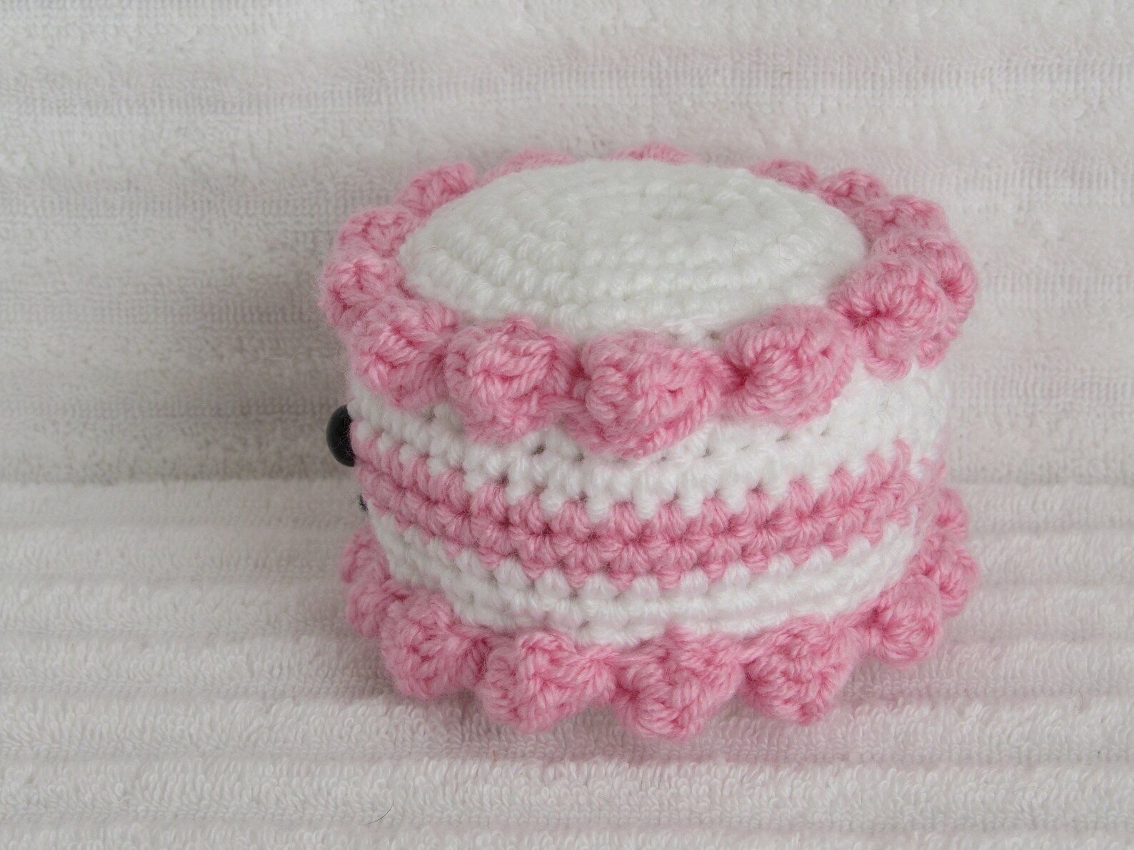 Strawberry Crochet Cake, Crochet Food, Crochet Dessert, Valentine's Day ...