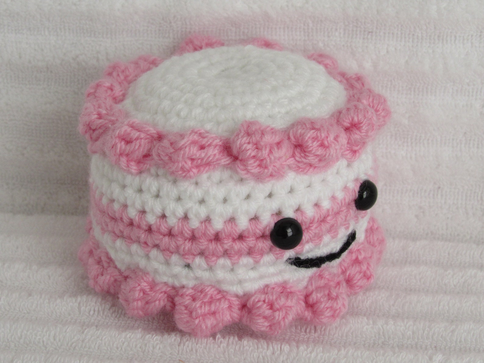 Strawberry Crochet Cake, Crochet Food, Crochet Dessert, Valentine's Day ...