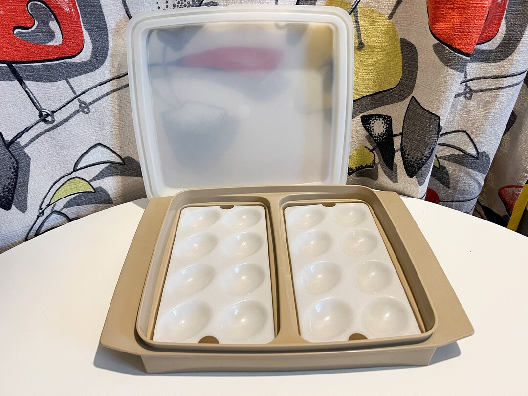 Vintage Tupperware Egg Keeper 1970s - Etsy