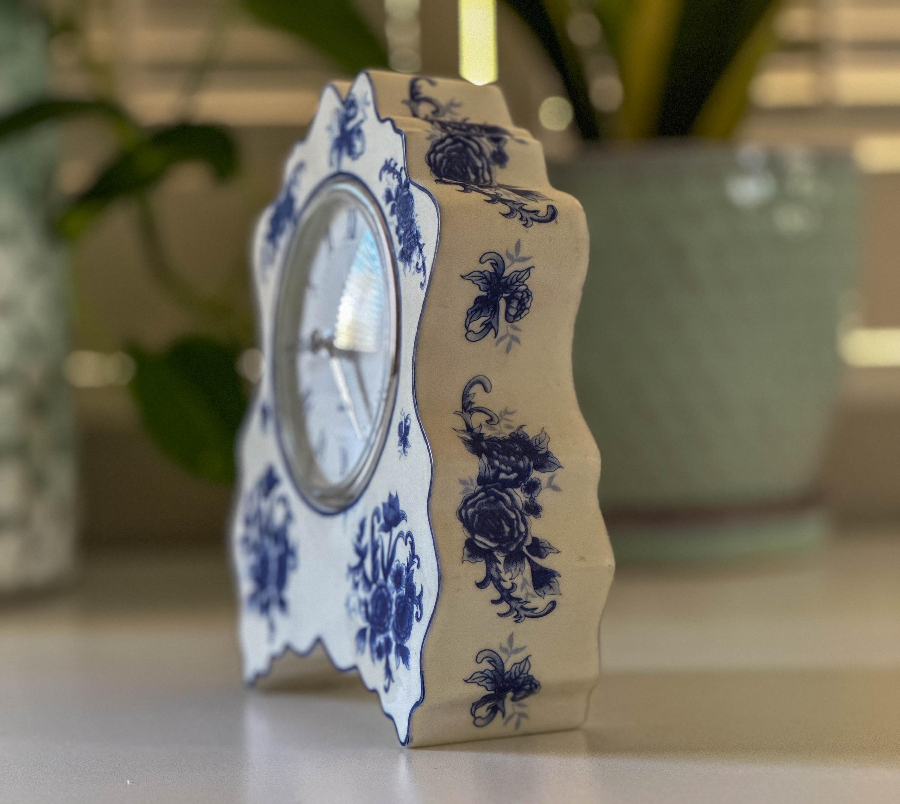 Vintage Blue White Quartz Mantel Clock Antique Resin Shelf Desk Decor ...