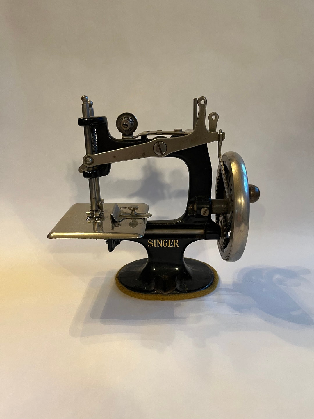 Toy Singer Sewing Machine Model 20 Made Circa 1920s-early 30s, May Be ...