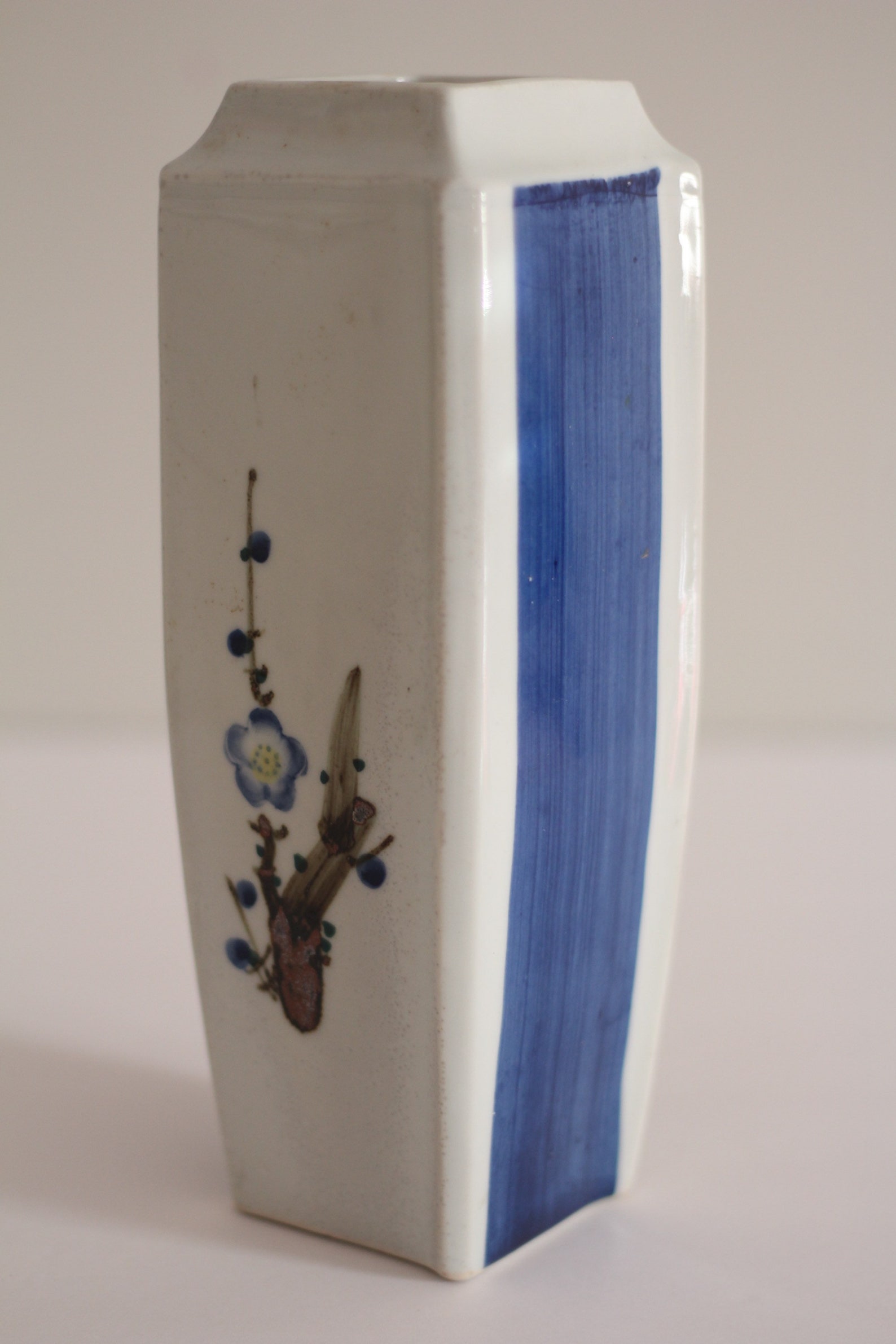 Vintage Toyo Japan Painted Vase / White and Blue Floral Vase / | Etsy