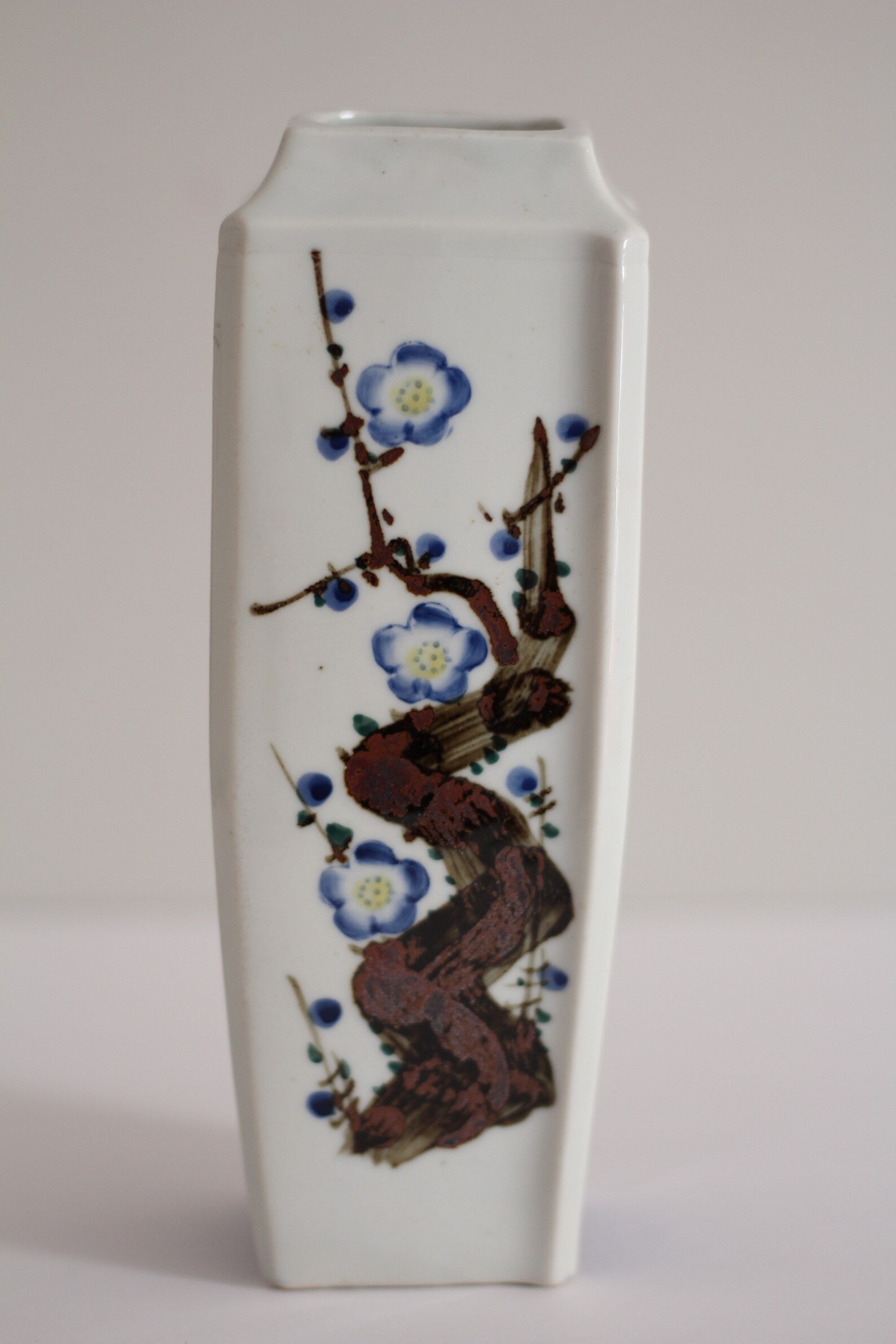 Vintage Toyo Japan Painted Vase / White and Blue Floral Vase / - Etsy