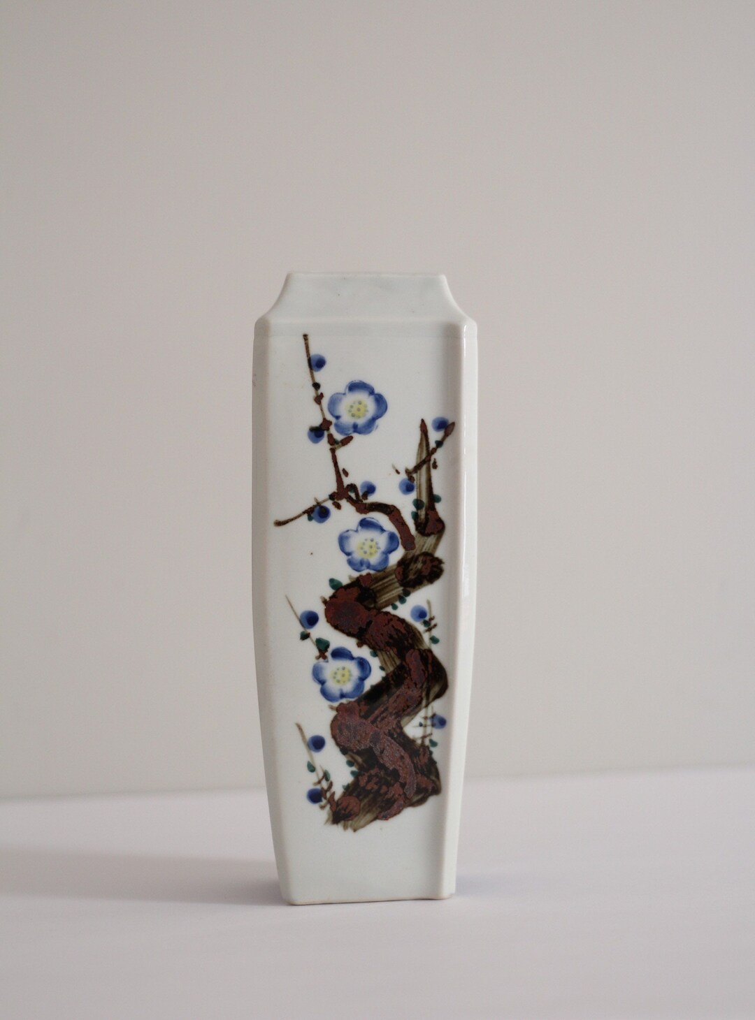Vintage Toyo Japan Painted Vase / White and Blue Floral Vase / Vintage ...