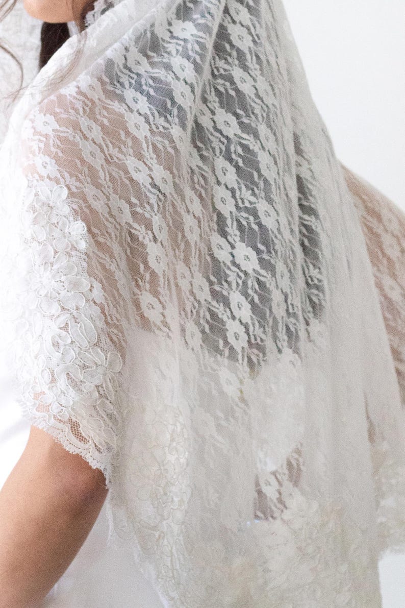Mantilla Wedding Veil, Vintage Floral Lace Veil, Short Lace Veil ...