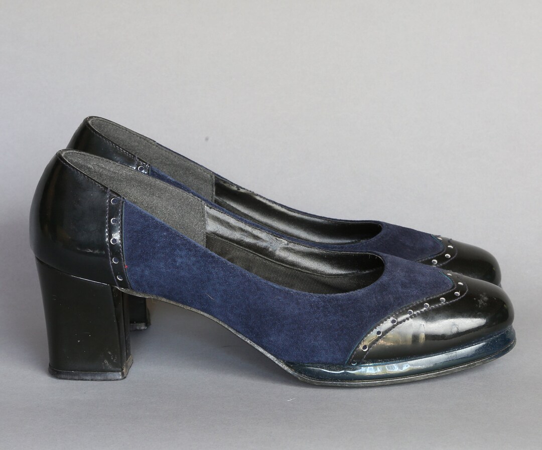 40's Coach & Four Spectator Pumps in Navy Leather and Suede | 9 - Etsy