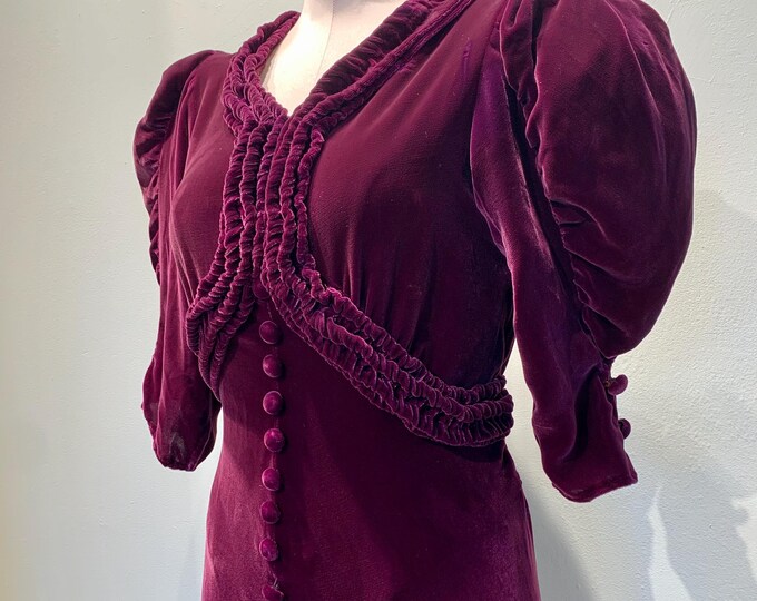 1930'S Silk Velvet - Ruching Details - Puffy Mutton Sleeves - Velvet ...