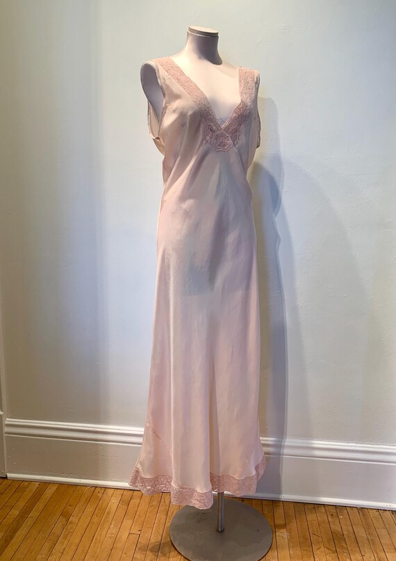 1940's Bias-Cut Negligee in Soft Peach Fabric - All S… - Gem