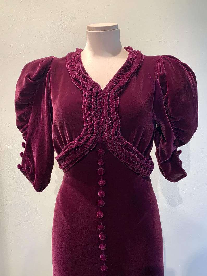 1930'S Silk Velvet - Ruching Details - Puffy Mutton Sleeves - Velvet ...