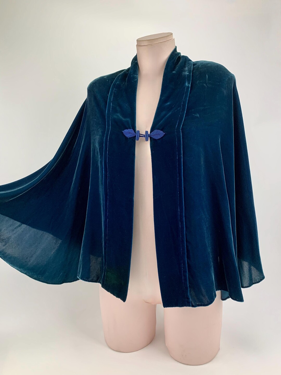 1920's Silk Velvet Caplet Smokey Emerald Green Silk Blue Frog Closure ...
