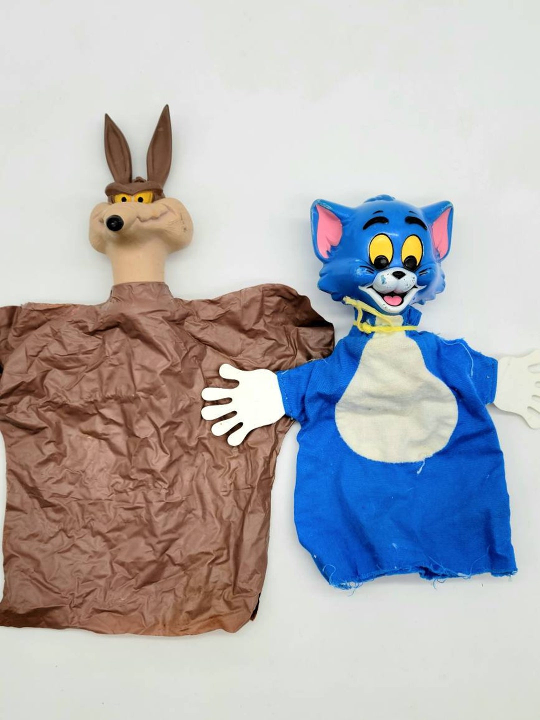 1960's Looney Tunes Wile E. Coyote & Tom Hand Puppets - Etsy