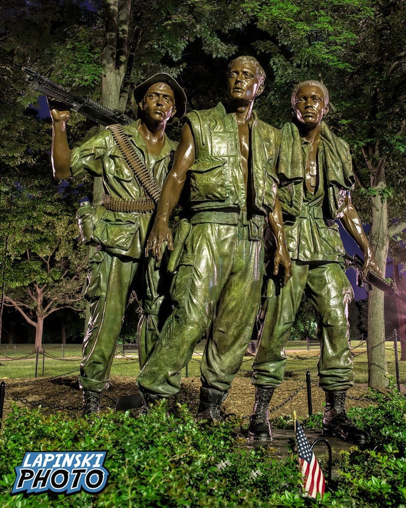 Vietnam War Memorial Servicemen Statue Photograph, Color Photography ...