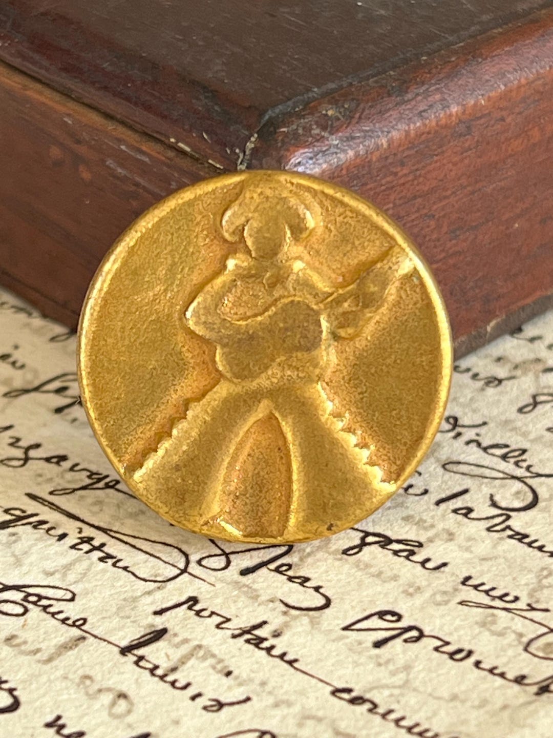 Vintage Gold Tone Collectible Singing Cowboy ‘elvis’ Button, 27 Mm ...