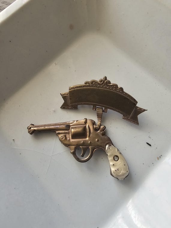 Antique Vintage Gun Revolver Pin Medal Lapel Badge - Gem