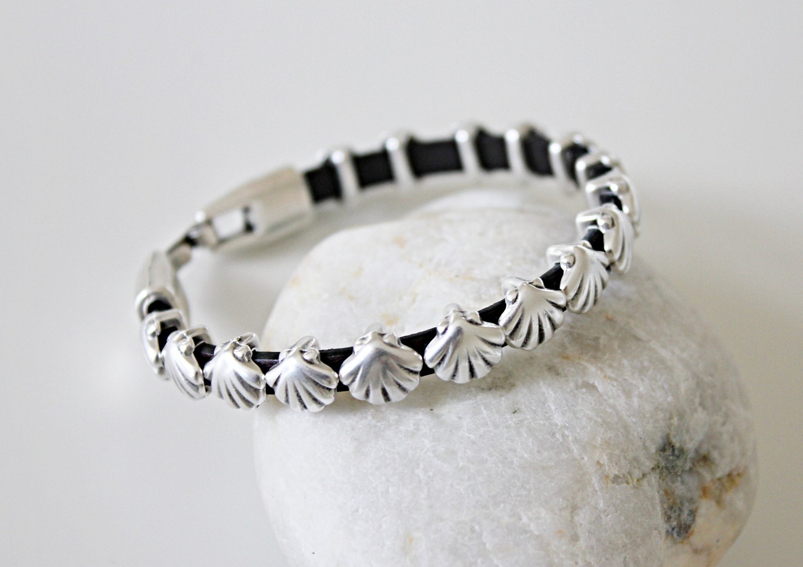 CAMINO De Santiago Bracelet LEATHER Bracelet PILGRIM - Etsy