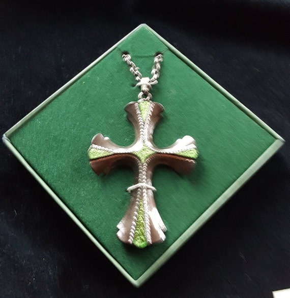 Original 1976 Sarah Coventry Limited Edition Cross 18… - Gem