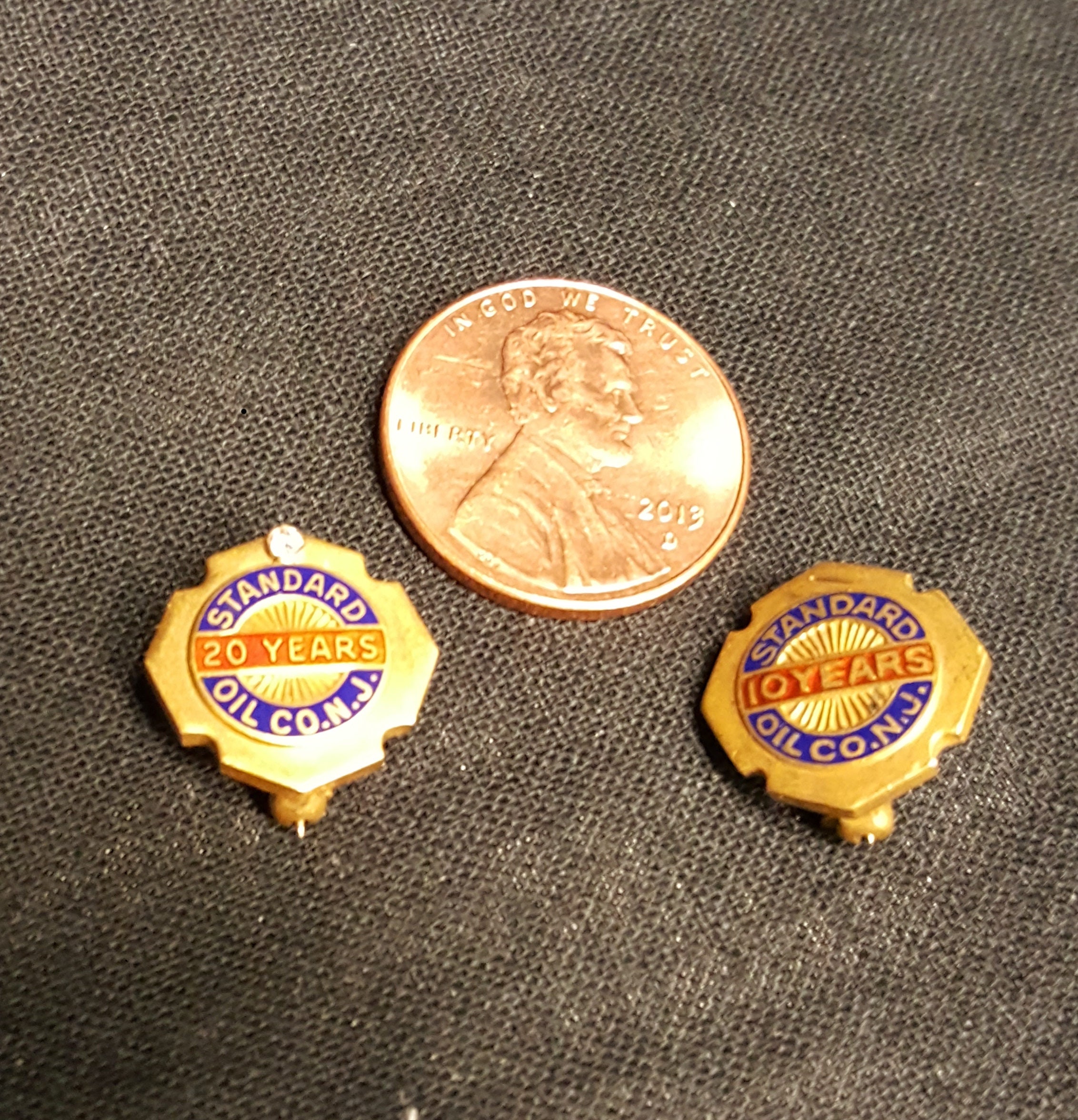 Vintage 1940s 14K Gold Set of Two Standard Oil New Jersey Service Pins ...