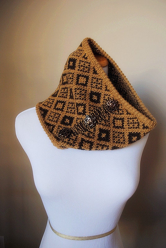 Puzzle Cowl Pattern It Has a Two Color Diamond Pattern in the Cowl. A ...