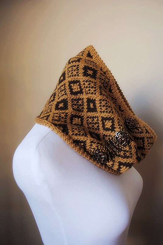 Puzzle Cowl Pattern It Has a Two Color Diamond Pattern in the Cowl. A ...