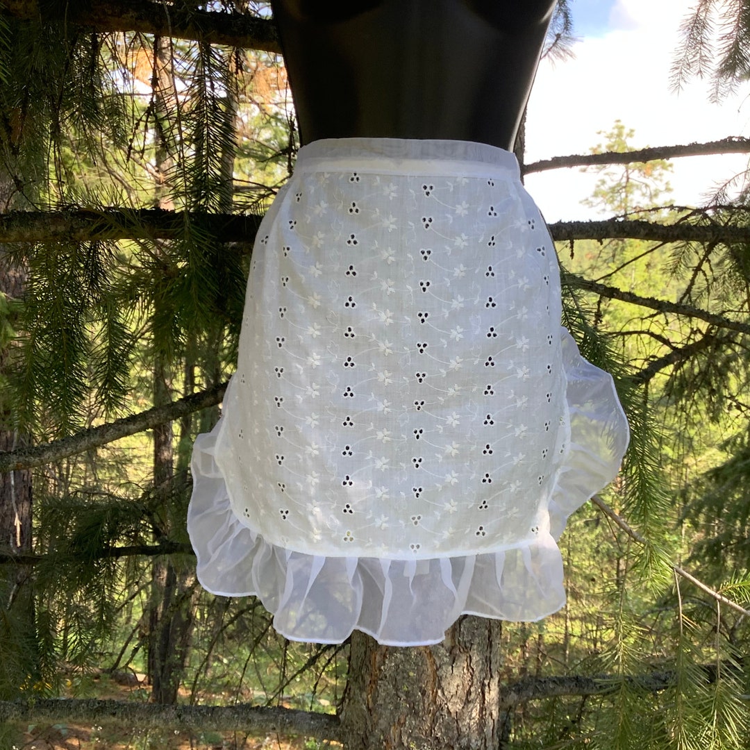 BESTSELLER Women Eyelet Apron With Sheer Ruffle, White Cotton Apron for ...