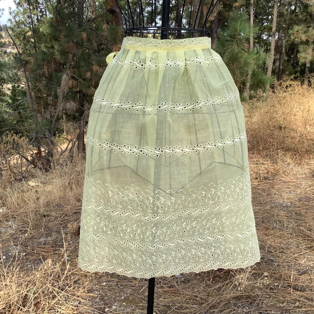 Yellow Eyelet Apron for Costumes, Pioneer Apron, Vintage Fabric Apron ...