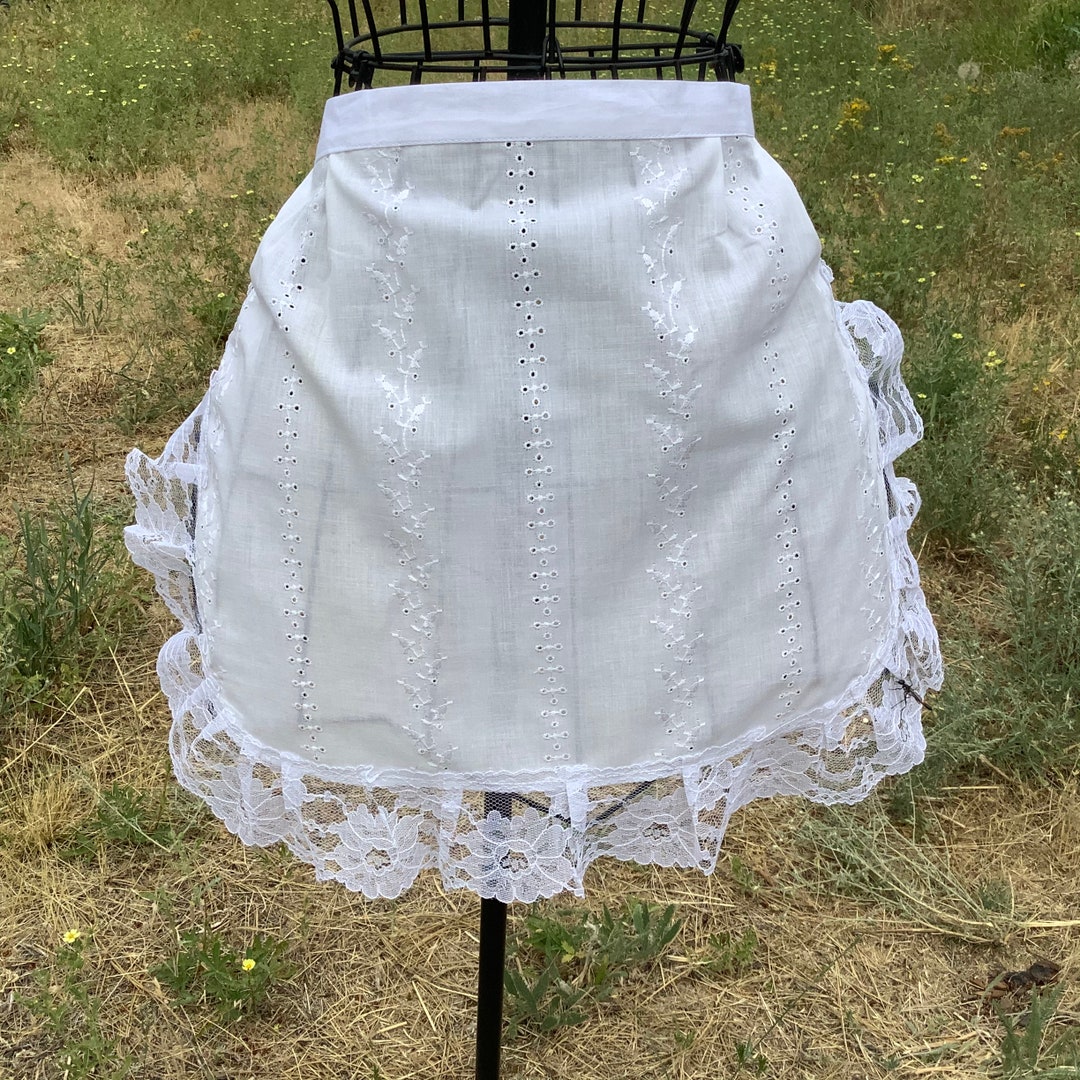 White Eyelet Apron With Lace Ruffles, White Maid’s Costume Apron ...