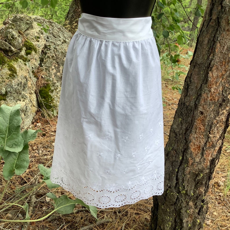 BESTSELLER Eyelet White Dirndle Apron for Octoberfest White - Etsy