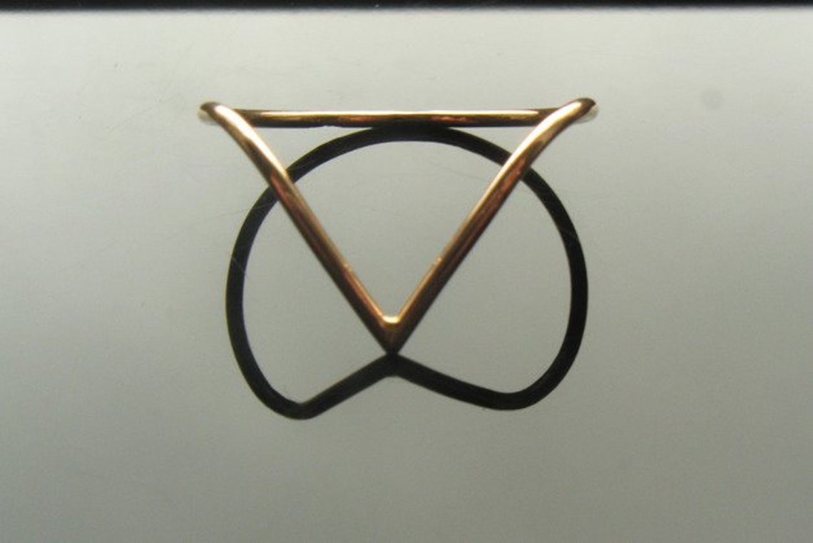 V-shaped Ring in Solid 14k Yellow Gold Simple Jewelry | Etsy