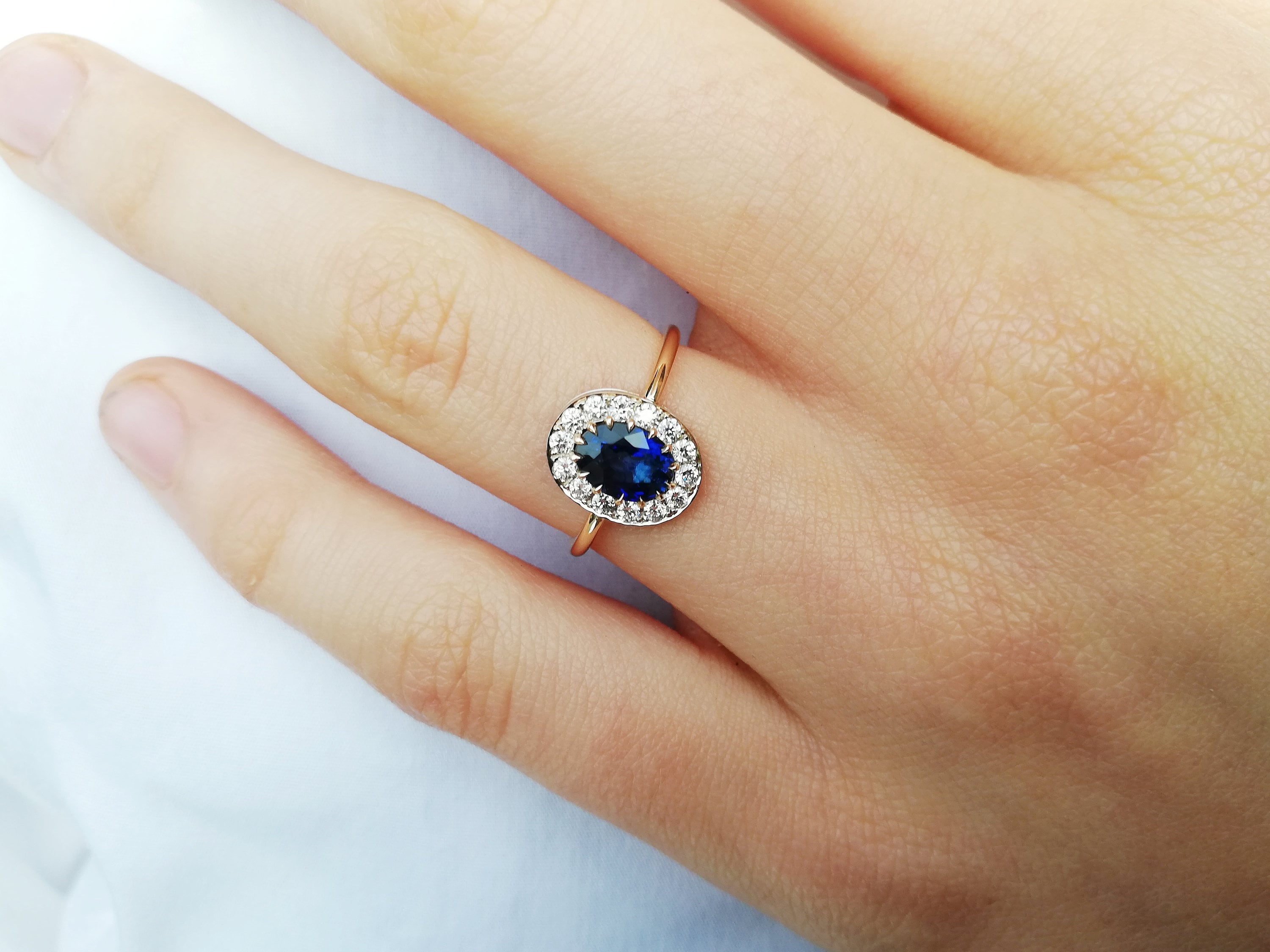 Anillo de compromiso de diamantes y zafiro azul en oro de 18 k | Etsy