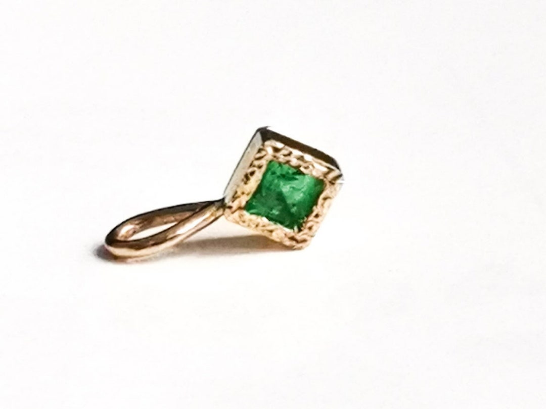 Small Square Emerald Pendant, Minimalistic Pendant in 14k Gold, Natural ...