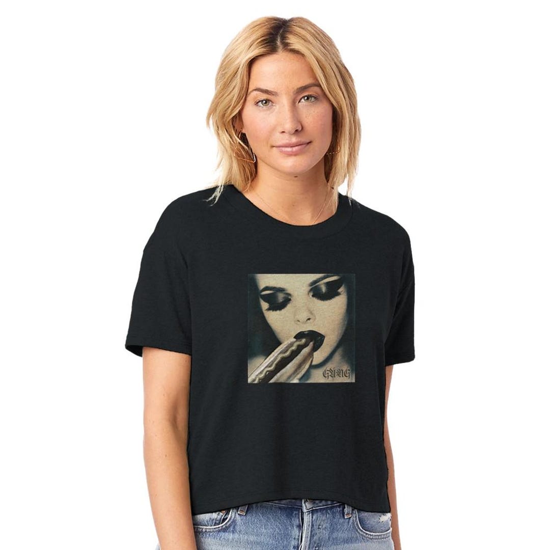Hot Goth Girls Eat Hot Dogs Women's Crewneck T-shirt - Etsy