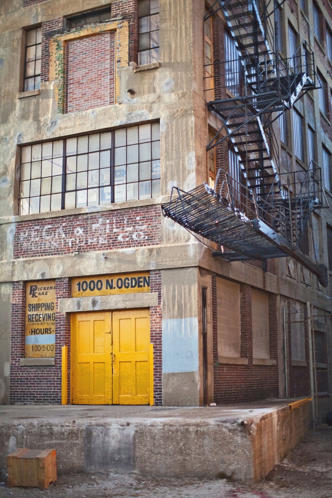 Chicago City Urban Yellow Factory Industrial Decor Architecture Street ...