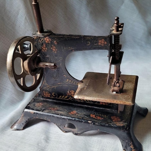 Hand Crank Sewing Machine - Etsy