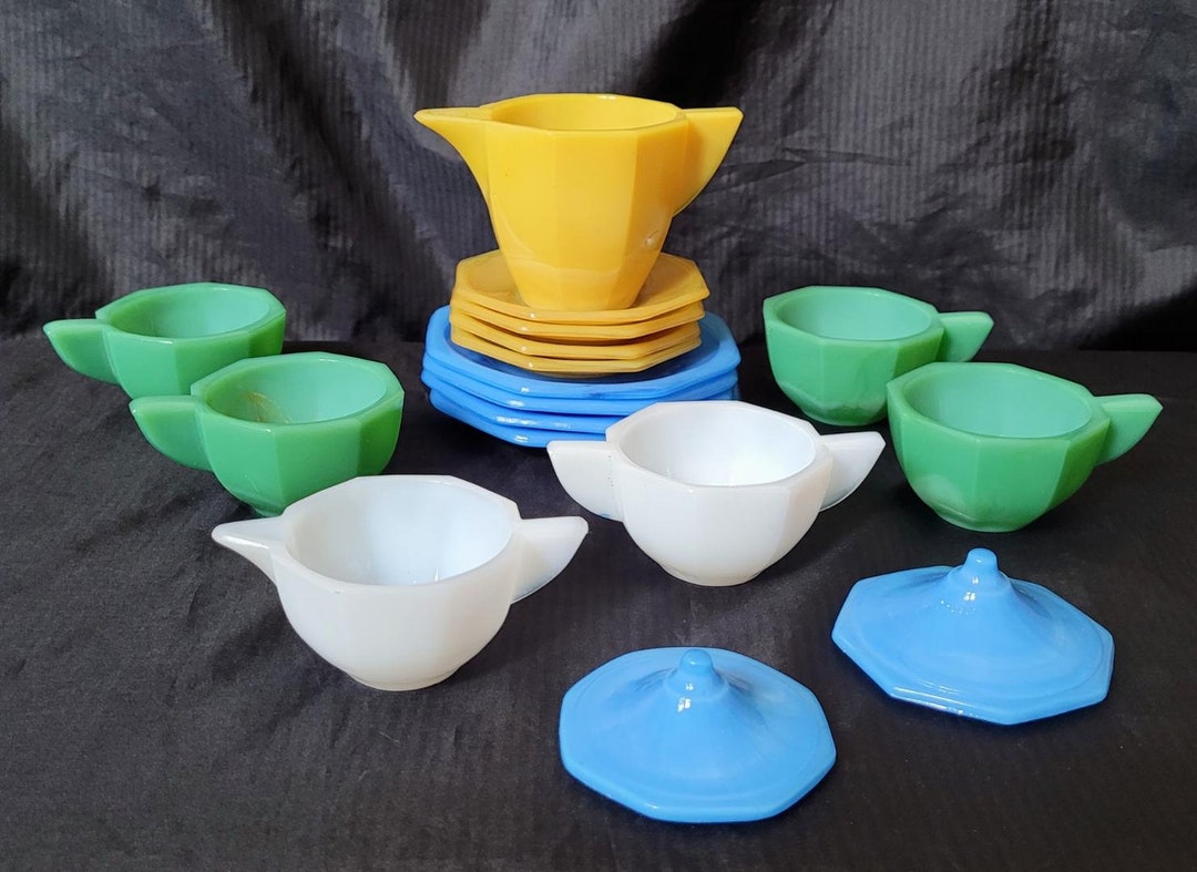 Akro Agate Child’s Tea Party Set Playtime Glass Dishes Cream Sugar Tea ...