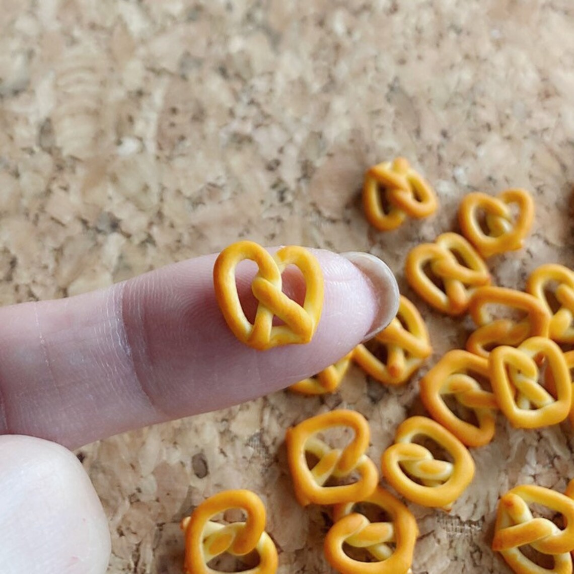 8 Pcs.miniature Pretzel,miniature Bakery,miniature Sweet,dolls House ...