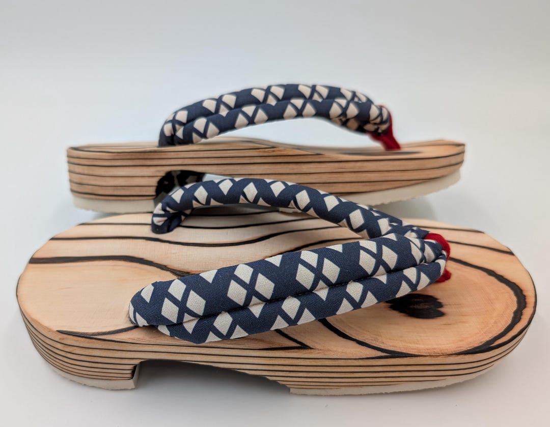 Traditional Japanese Motif (KOUSHI) HANAO** on White Geta for Ladies ...