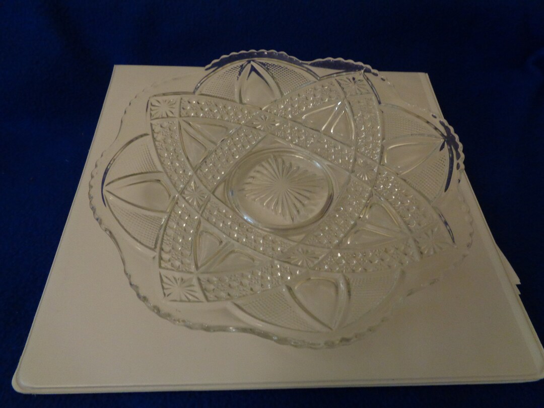 EAPG 9-5/8" Low Footed Dish, Crossing Daisy and Buttons Pattern ...