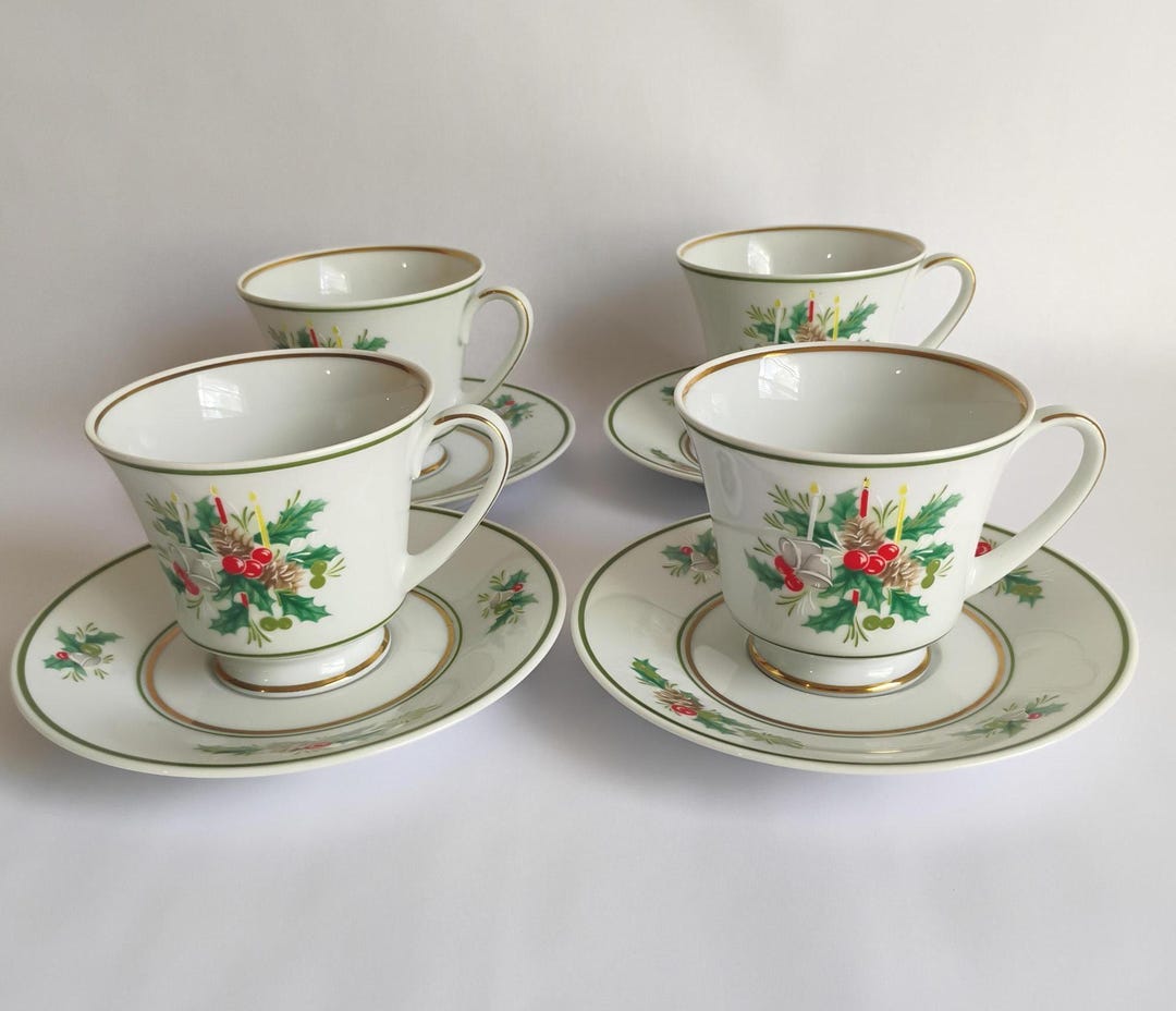 Set of 4 Noritake Holly Teacups and Saucer Set Hollies Pine Cones and ...