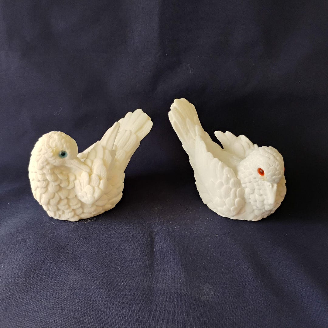 Italy Art Pottery White Dove Sculpture Figurines Set of 2 White Dive ...