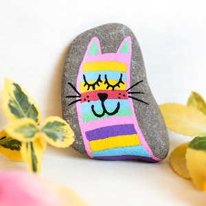 Rainbow Cat Pebble, Hand Painted Stone, Painted Pebble, Decorated Stone ...
