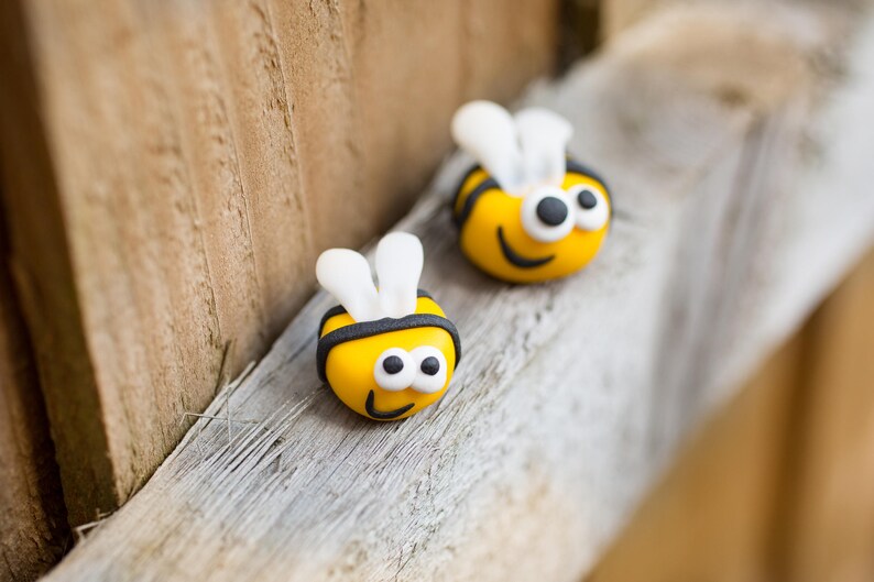 Bee Magnet, Handmade Magnet Bee, Cute Polymer Clay Magnet, Little ...