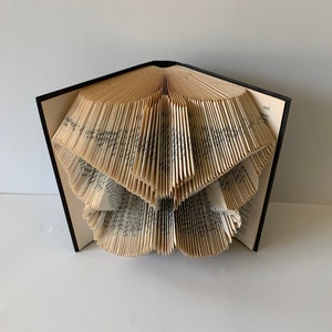 Butterfly Sculpture Butterfly Pattern Book Fold Pattern Mark and ...