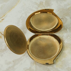 Vintage Elgin American Heart Compact: Gold Floral Design, USA Made - Etsy