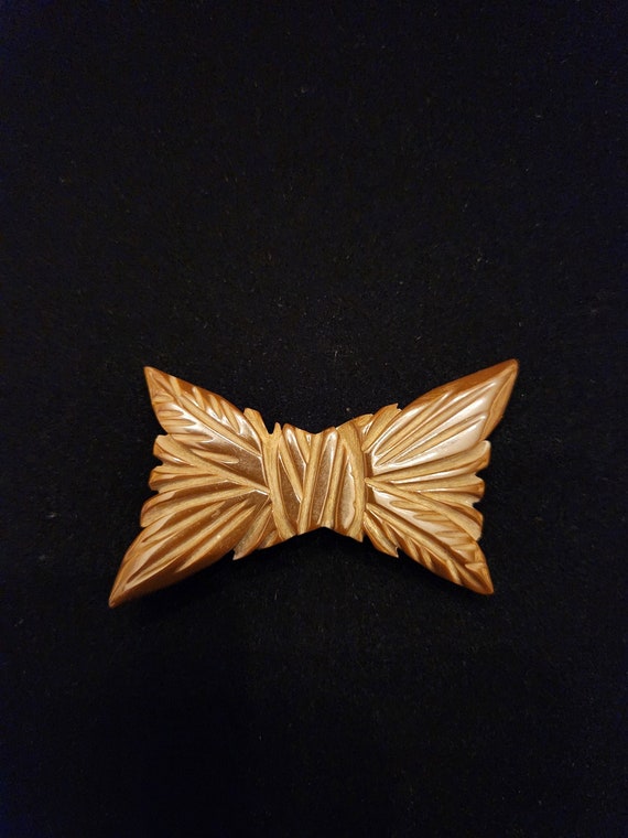 Bakelite 1930s Chocolate Brown Carved Bow Tie Bow Fig… - Gem