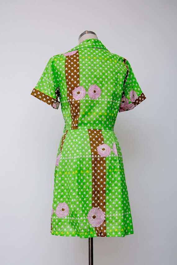 1970s Vintage Green Pastel Pink Floral Motif Collared… - Gem