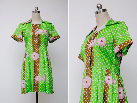 1970s Vintage Green Pastel Pink Floral Motif Collared… - Gem