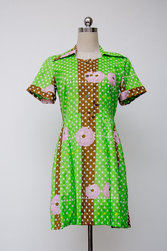 1970s Vintage Green Pastel Pink Floral Motif Collared… - Gem