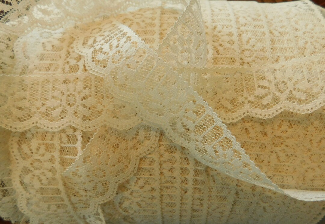 Vintage Floral Lace Trim Ivory~1-1/16